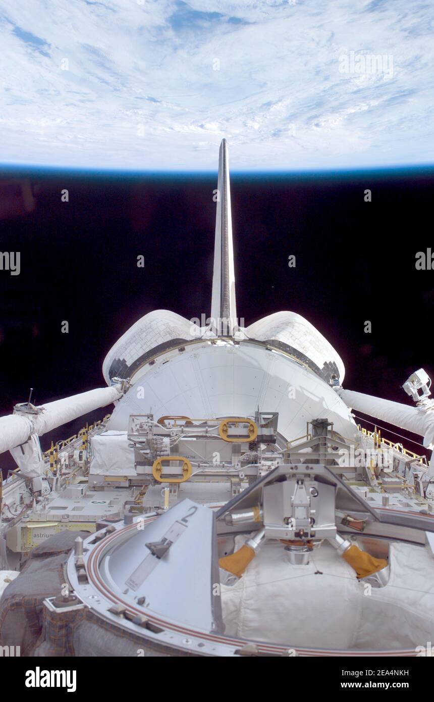 Sts 114 hi-res stock photography and images - Alamy