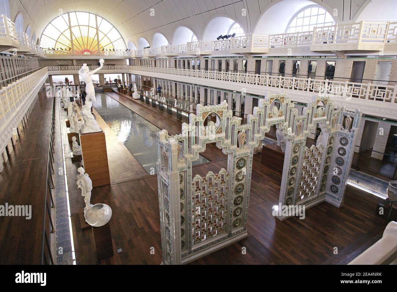 1930s swimming pool france hi-res stock photography and images - Alamy
