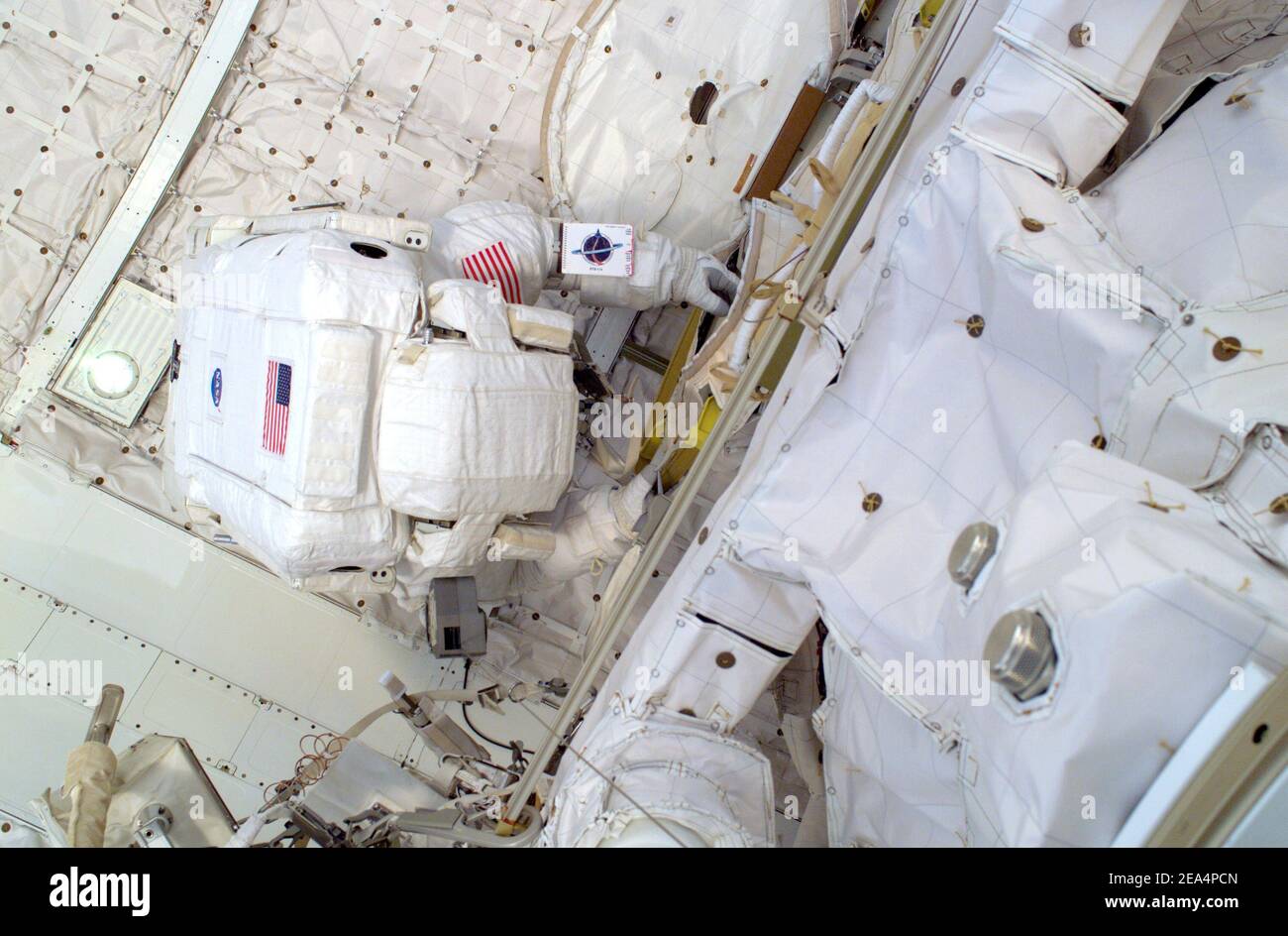 Sts 114 hi-res stock photography and images - Alamy