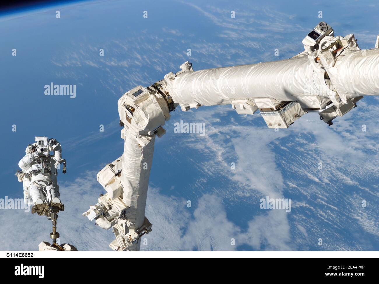 Astronaute eva hi-res stock photography and images - Alamy