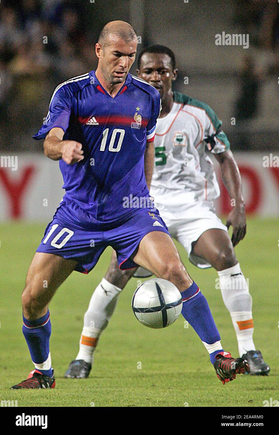 French midfielder Zinedine Zidane, who returns to play for France a ...
