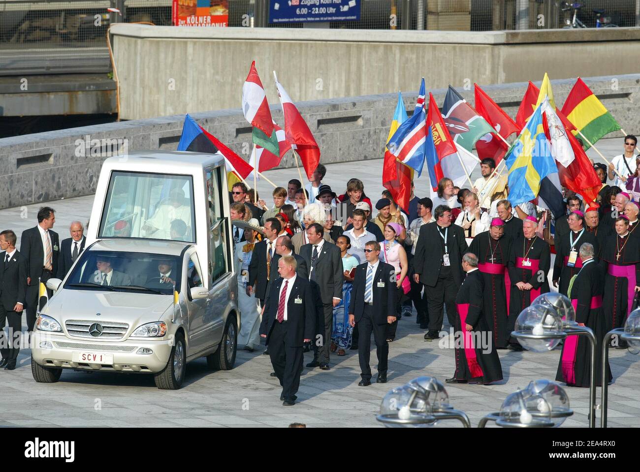 Pope Benedict XVI visits the cathedral of Cologne, Germany, on August ...