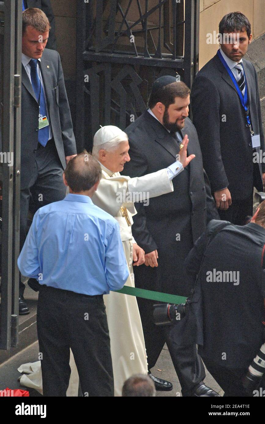Pope Benedict XVI visit to Cologne's biggest synagogue August 19, 2005 ...