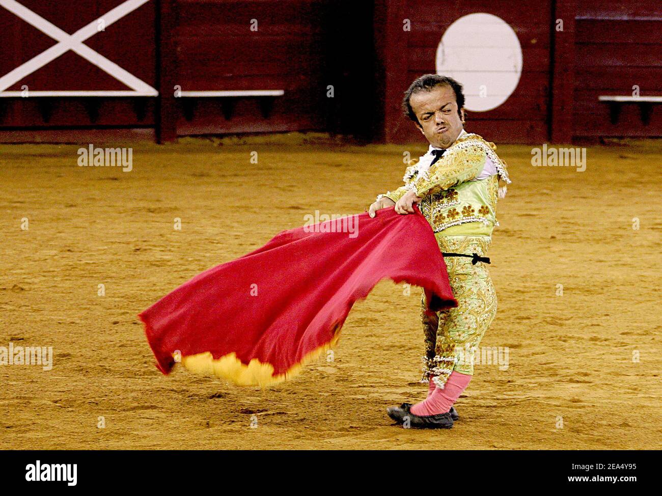 Bullfighter dwarfs of the Spanish Corrida Dwarfs Company are fighting ...