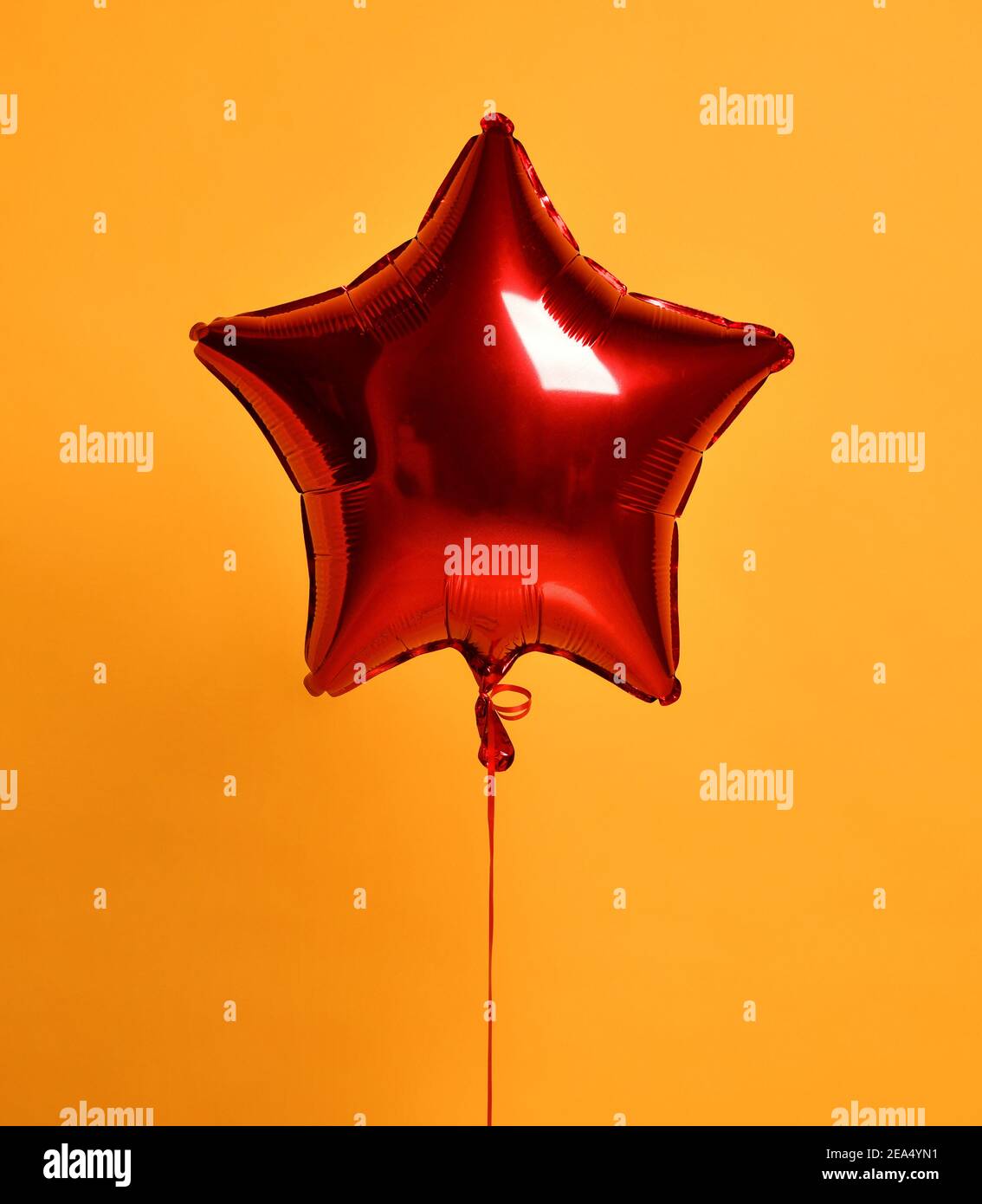 Balloon red star hi-res stock photography and images - Alamy