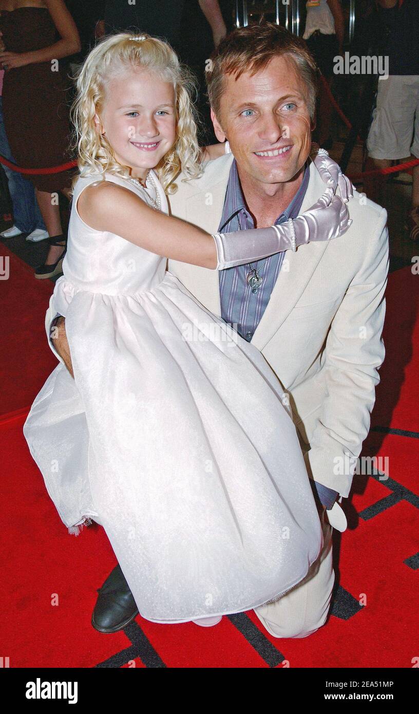 Viggo Mortensen aand Heidi Hayes attend the premiere of 'A History of ...