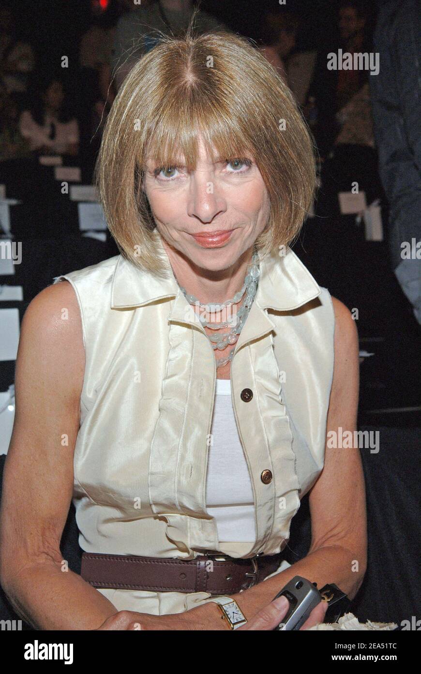 Vogues Editor In Chief Ann Wintour Poses In Front Row At The Carolina Herrera Spring 2006