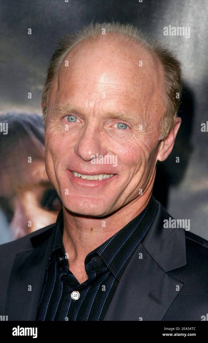 Ed Harris attends the Los Angeles Premiere of 'A History of Violence ...