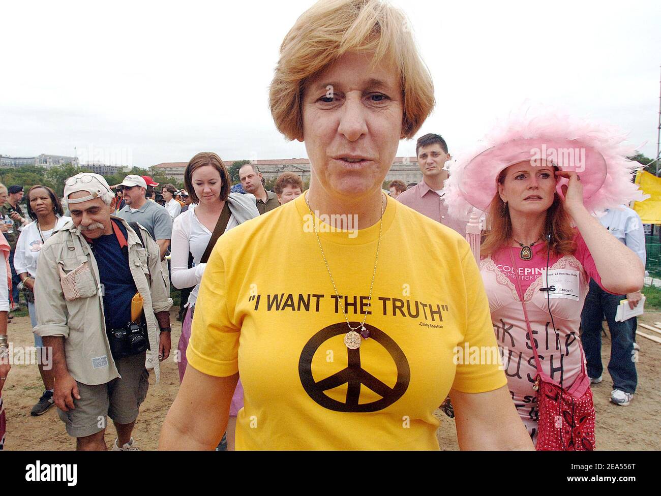 Cindy sheehan hi-res stock photography and images - Alamy