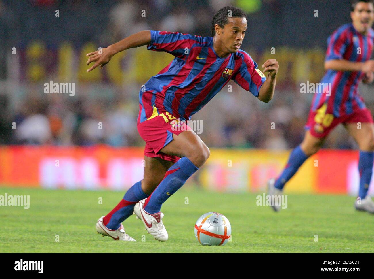Ronaldinho barcelona 2005 hi-res stock photography and images - Alamy