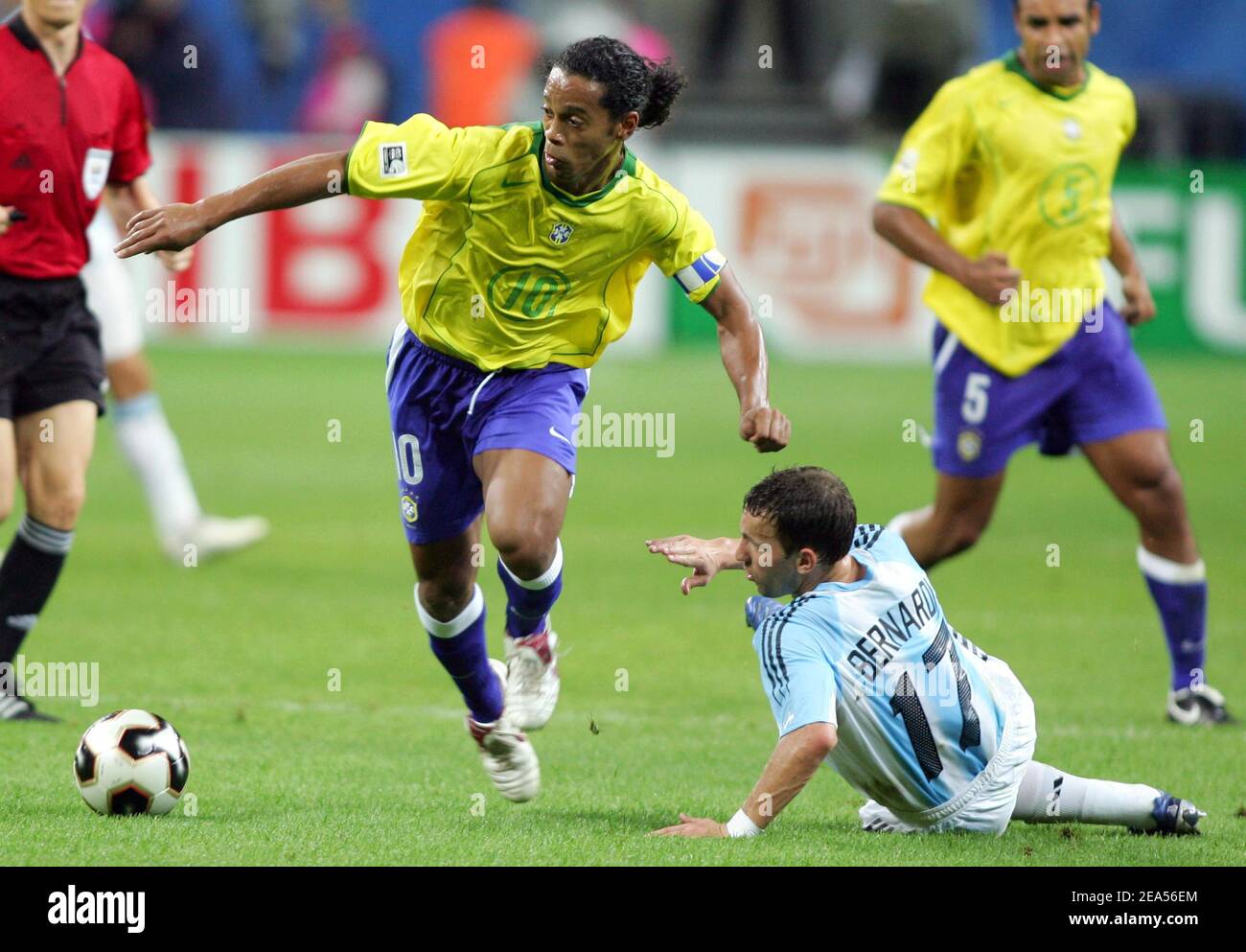 Ronaldinho brazil 2005 hi-res stock photography and images - Alamy