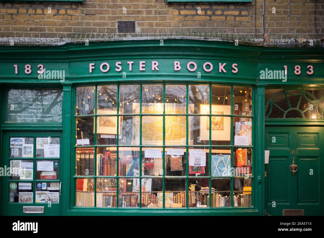 Foster store window hi-res stock photography and images - Alamy