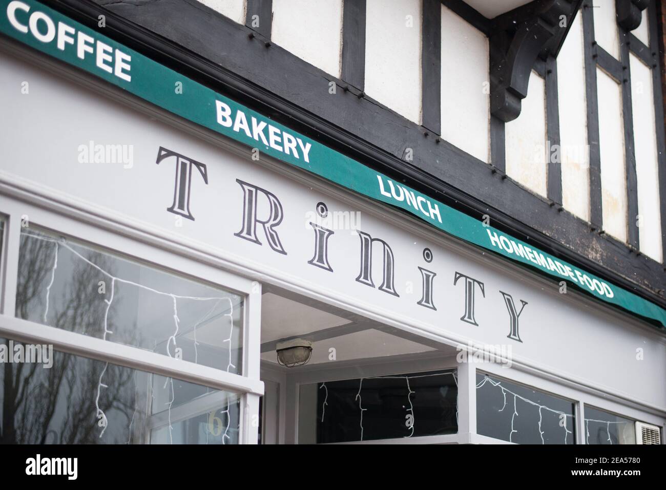 High road cafe chiswick hi-res stock photography and images - Alamy