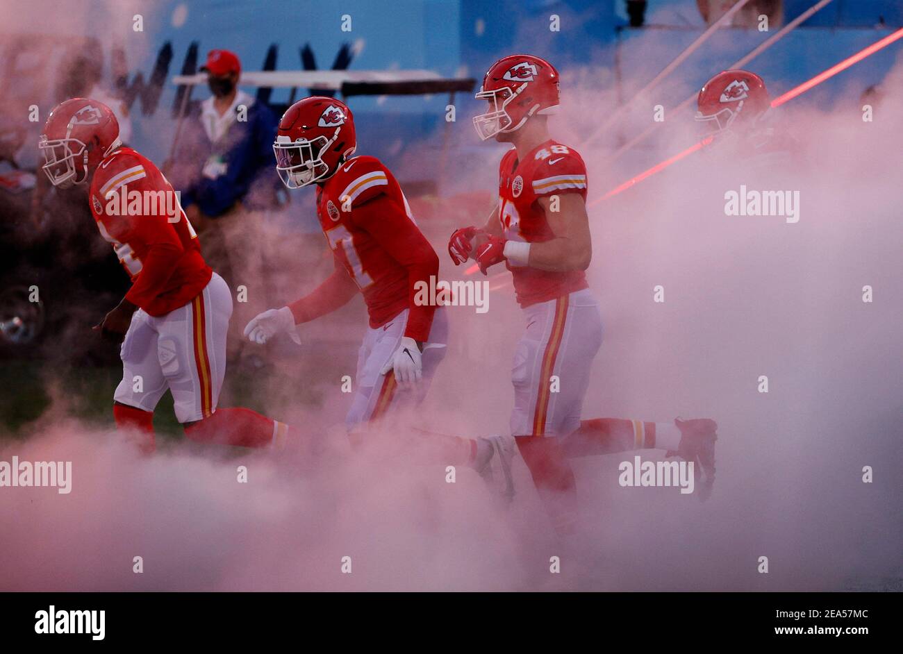 Football smoke stadium hi-res stock photography and images - Alamy