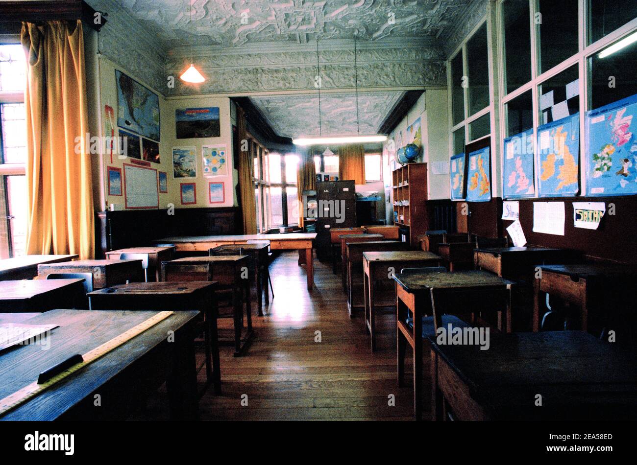 Walls maps hi-res stock photography and images - Alamy