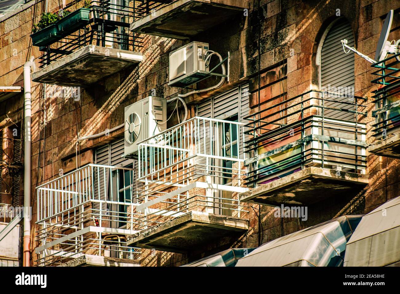 Skyline jerusalem skyscraper hi-res stock photography and images - Alamy