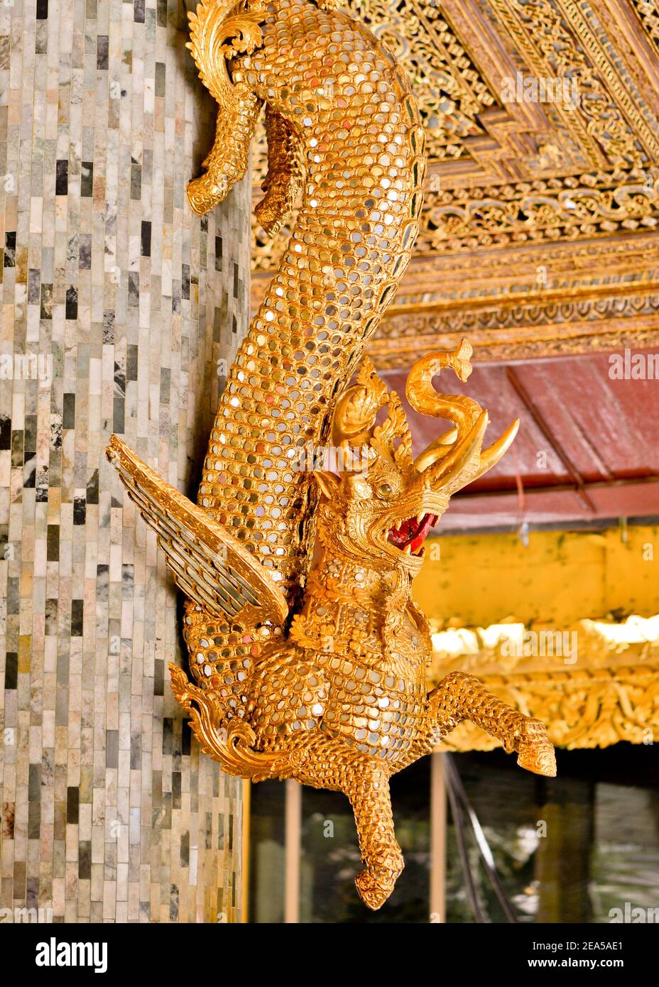 Great pagoda dragon hi-res stock photography and images - Alamy