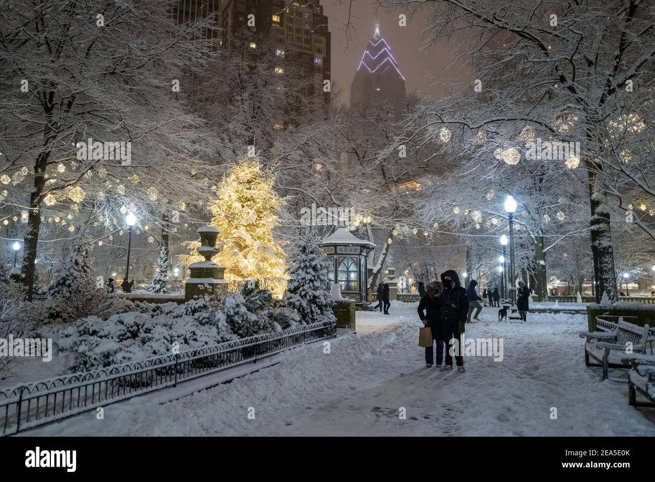 Rittenhouse Square in snow Stock Photo - Alamy