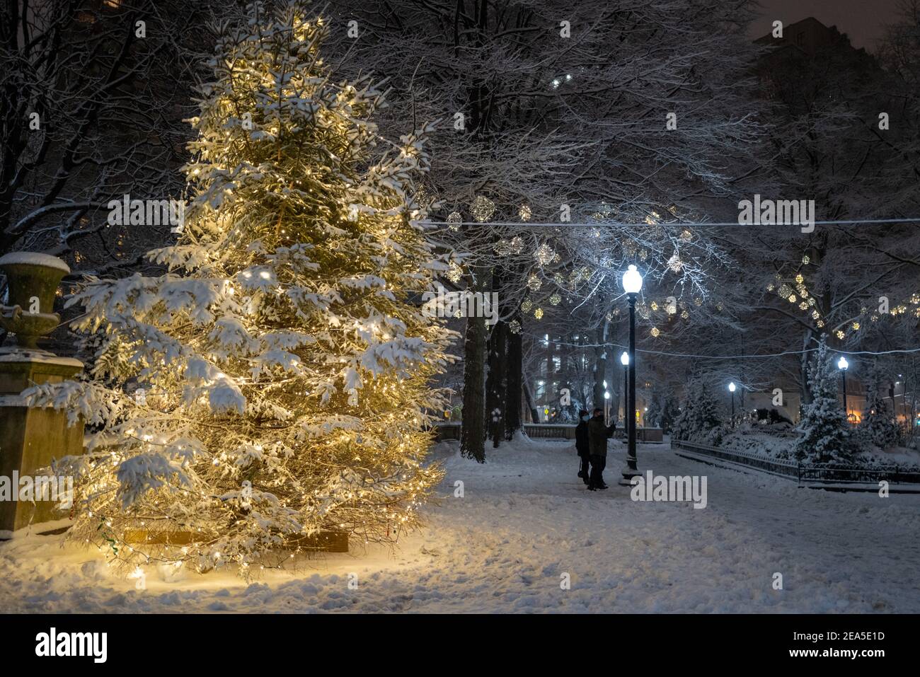 Rittenhouse Square in snow Stock Photo - Alamy