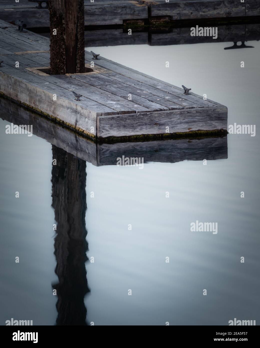 Row boat in calm water hi-res stock photography and images - Alamy