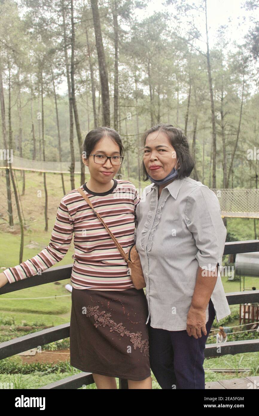 Mom relatives hi-res stock photography and images - Alamy