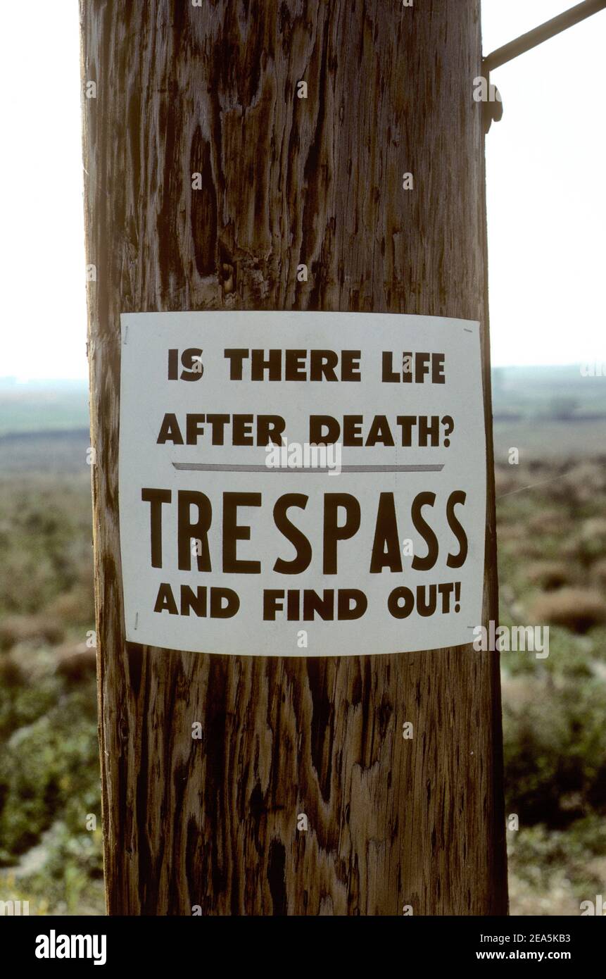 No hunting no trespassing sign hi-res stock photography and images - Alamy