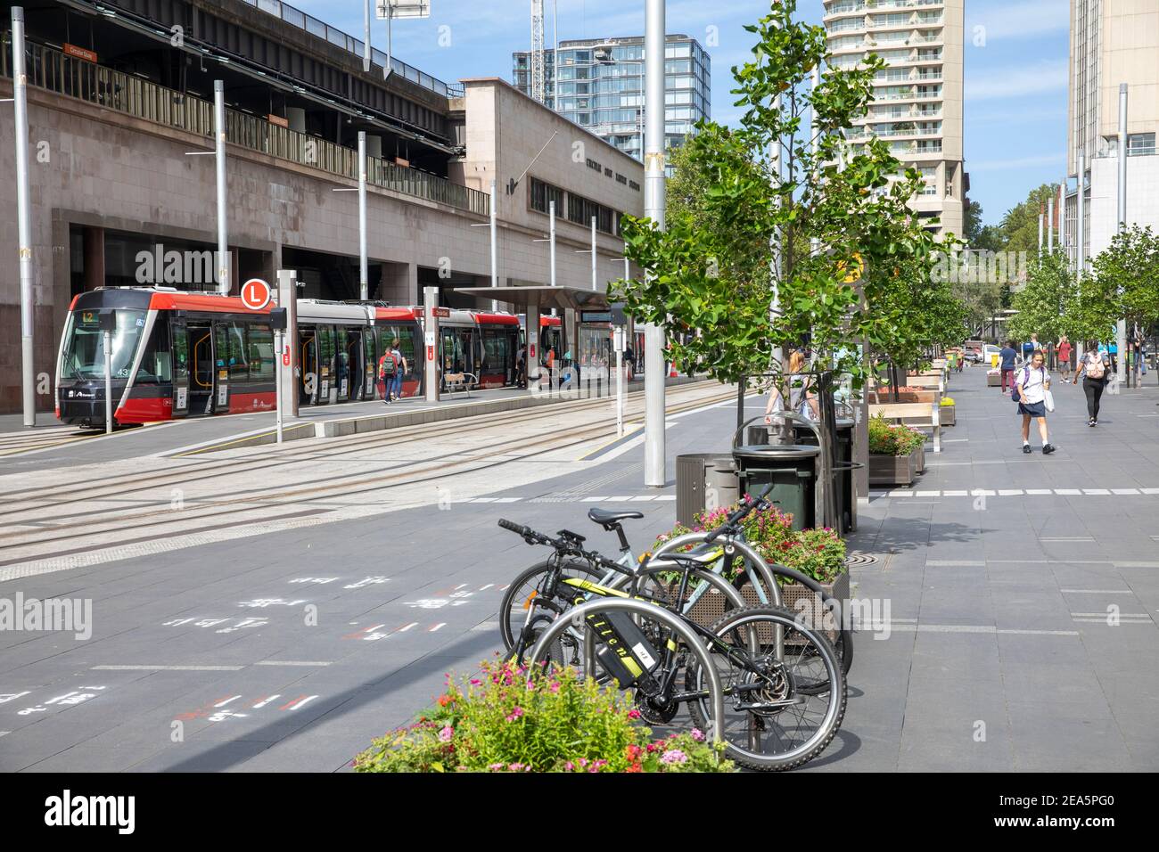 Circular quay rail station hi-res stock photography and images - Alamy