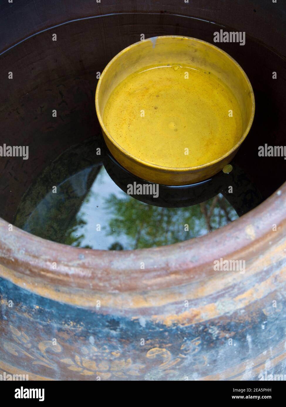 Float in jar hi-res stock photography and images - Alamy