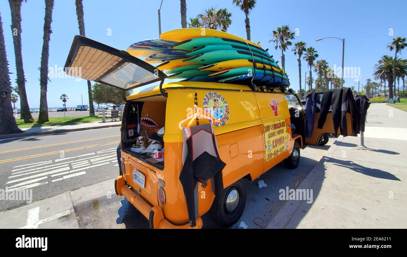 Vw bus beach hi-res stock photography and images - Alamy