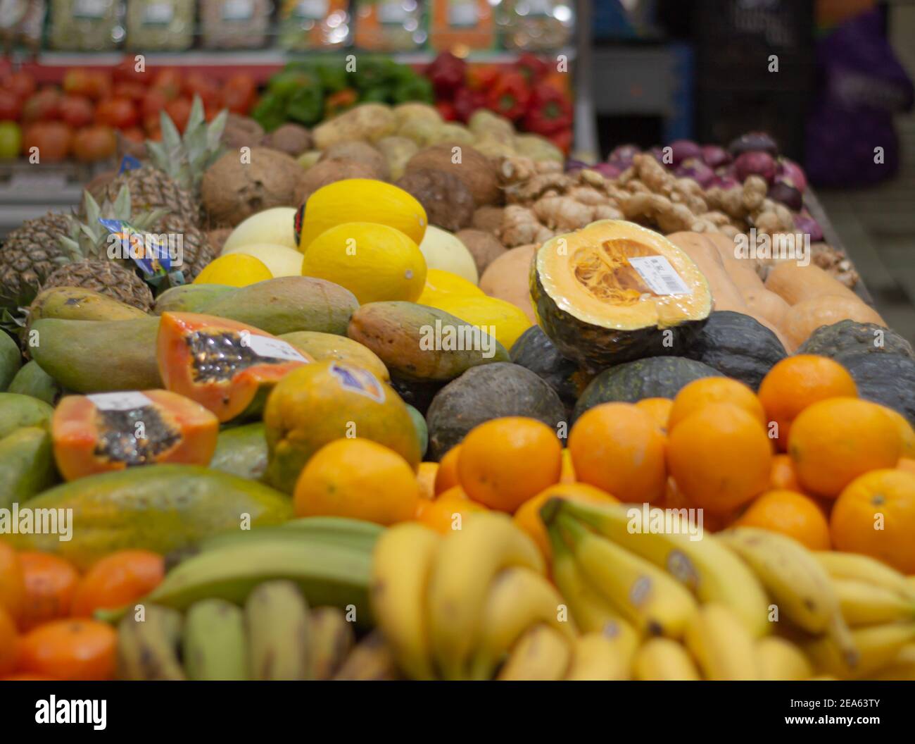 fresh fruits at the grocery store Stock Photo - Alamy