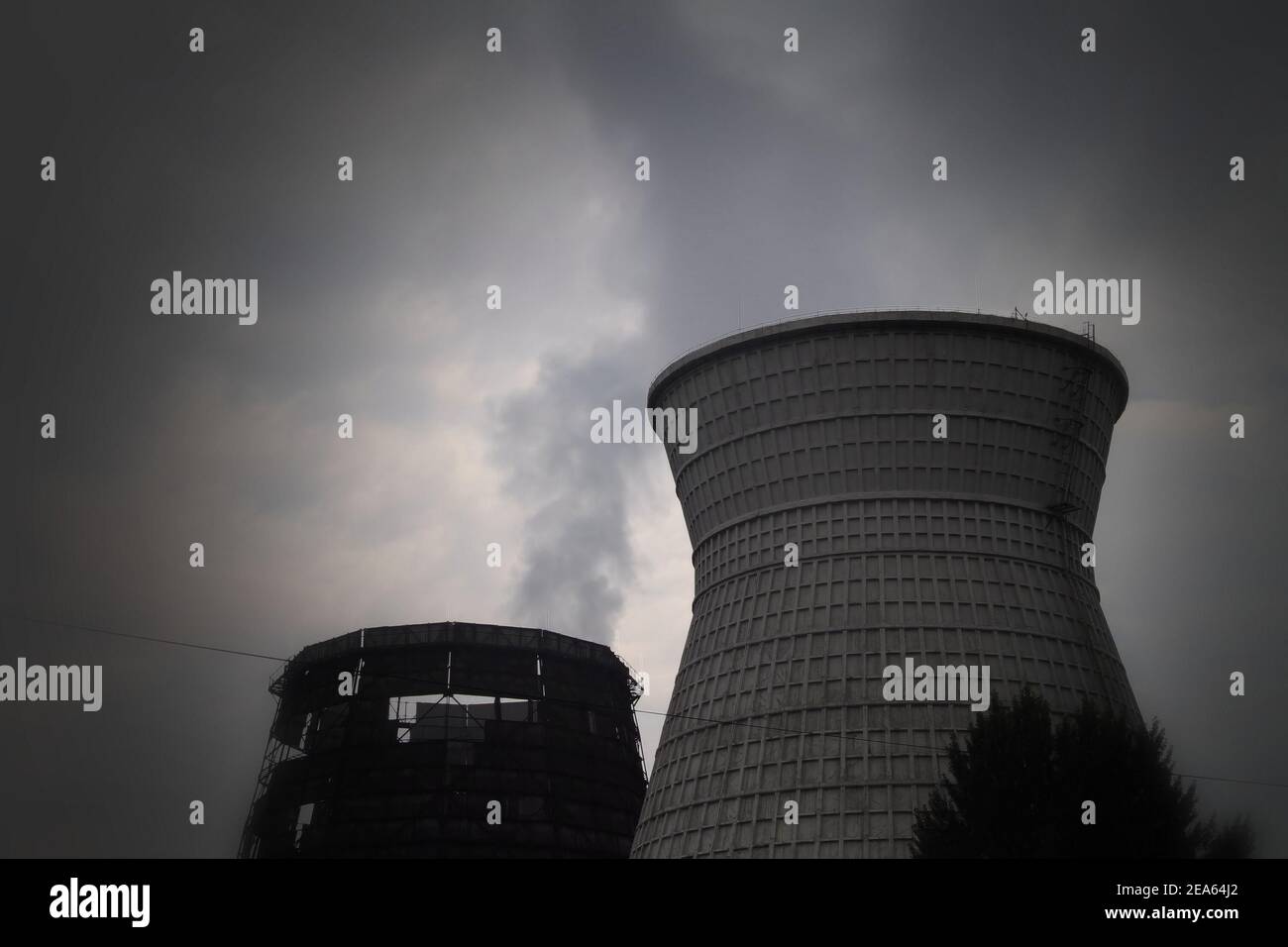 Steam over cooling tower hi-res stock photography and images - Alamy