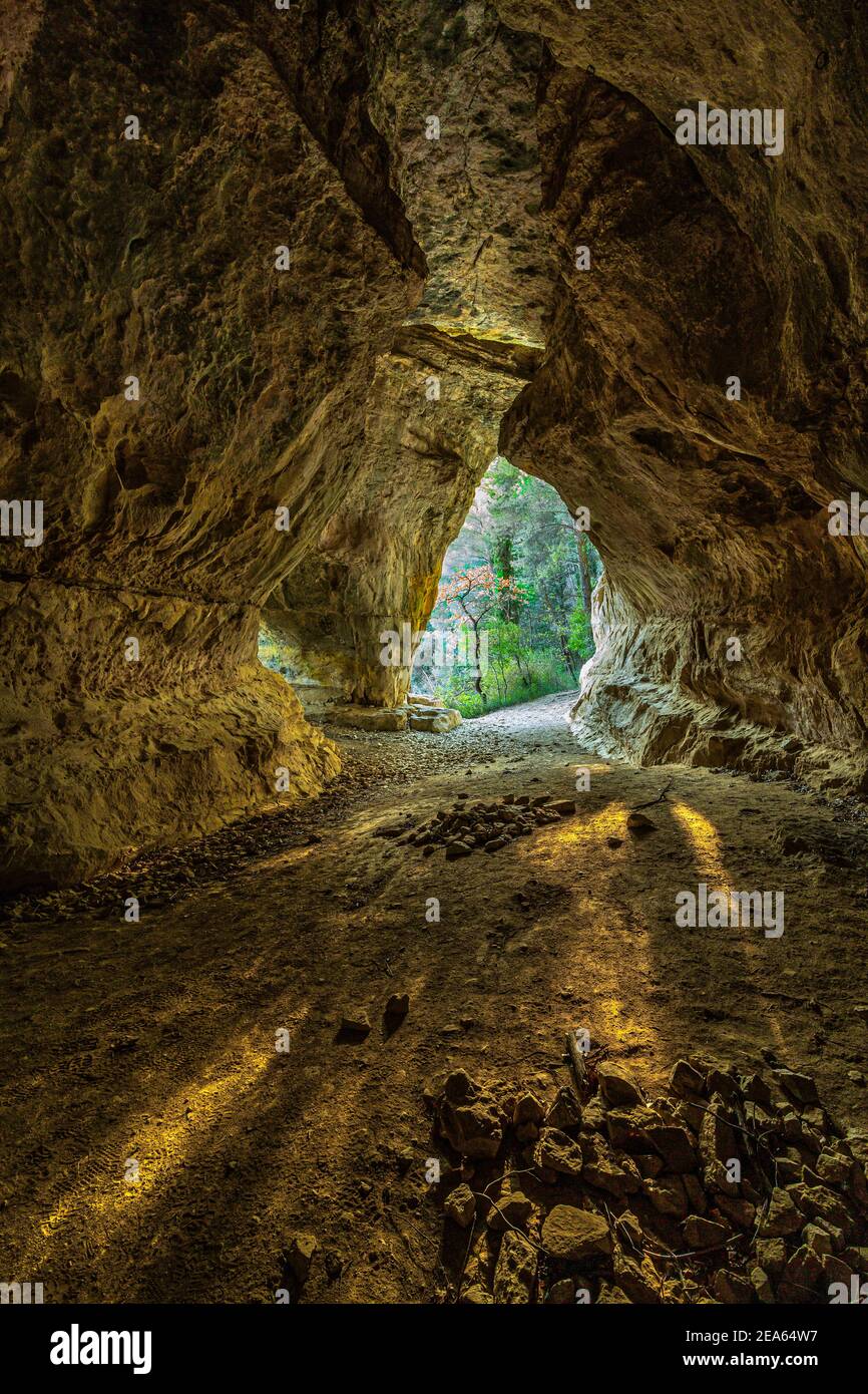 Prehistoric cave dwelling hi-res stock photography and images - Alamy