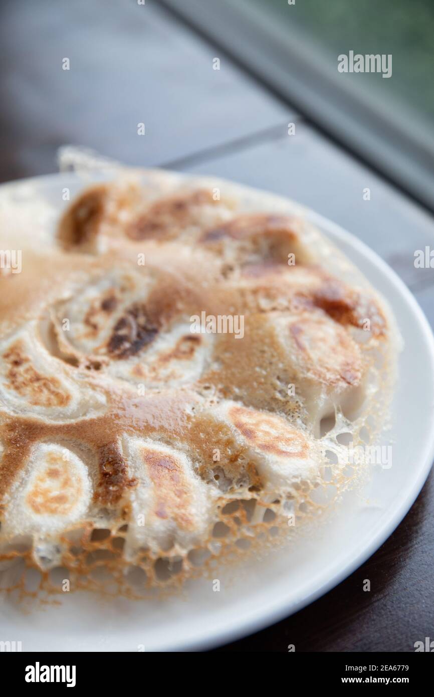 Traditional japanese dumplings gyoza hi-res stock photography and ...