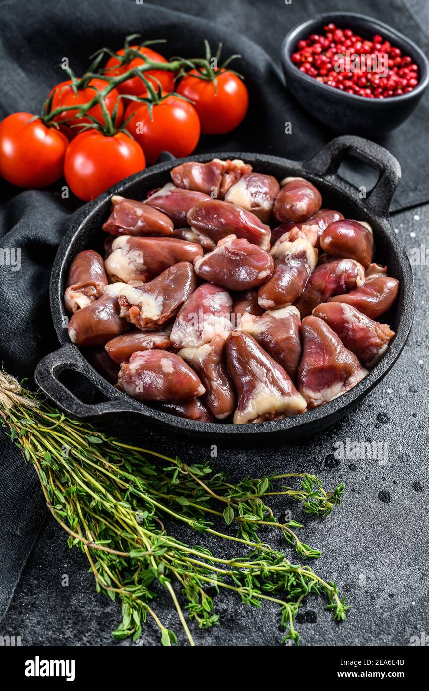 Chicken offal hi-res stock photography and images - Alamy