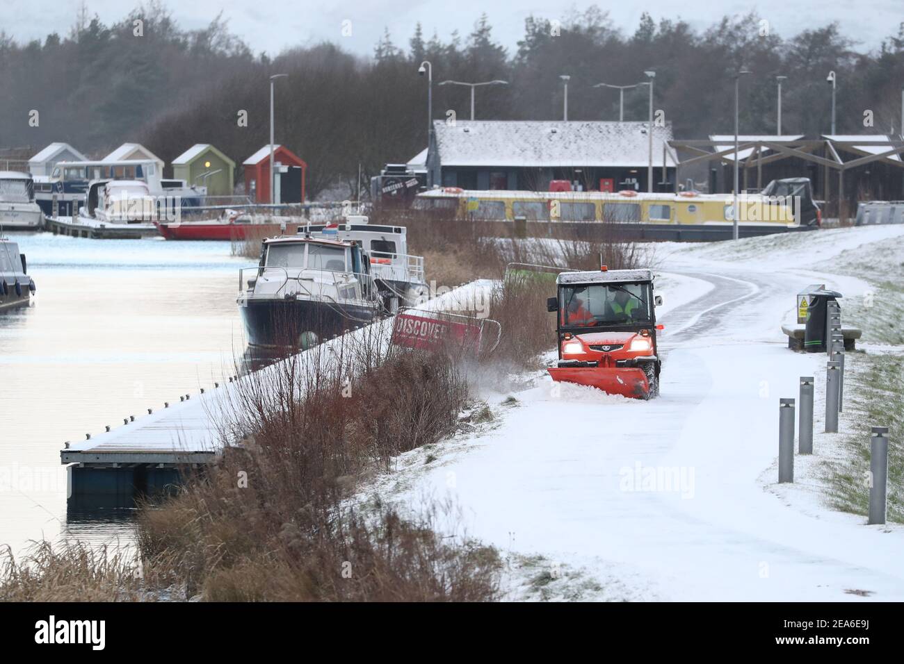 Kelpies falkirk snow hi-res stock photography and images - Alamy