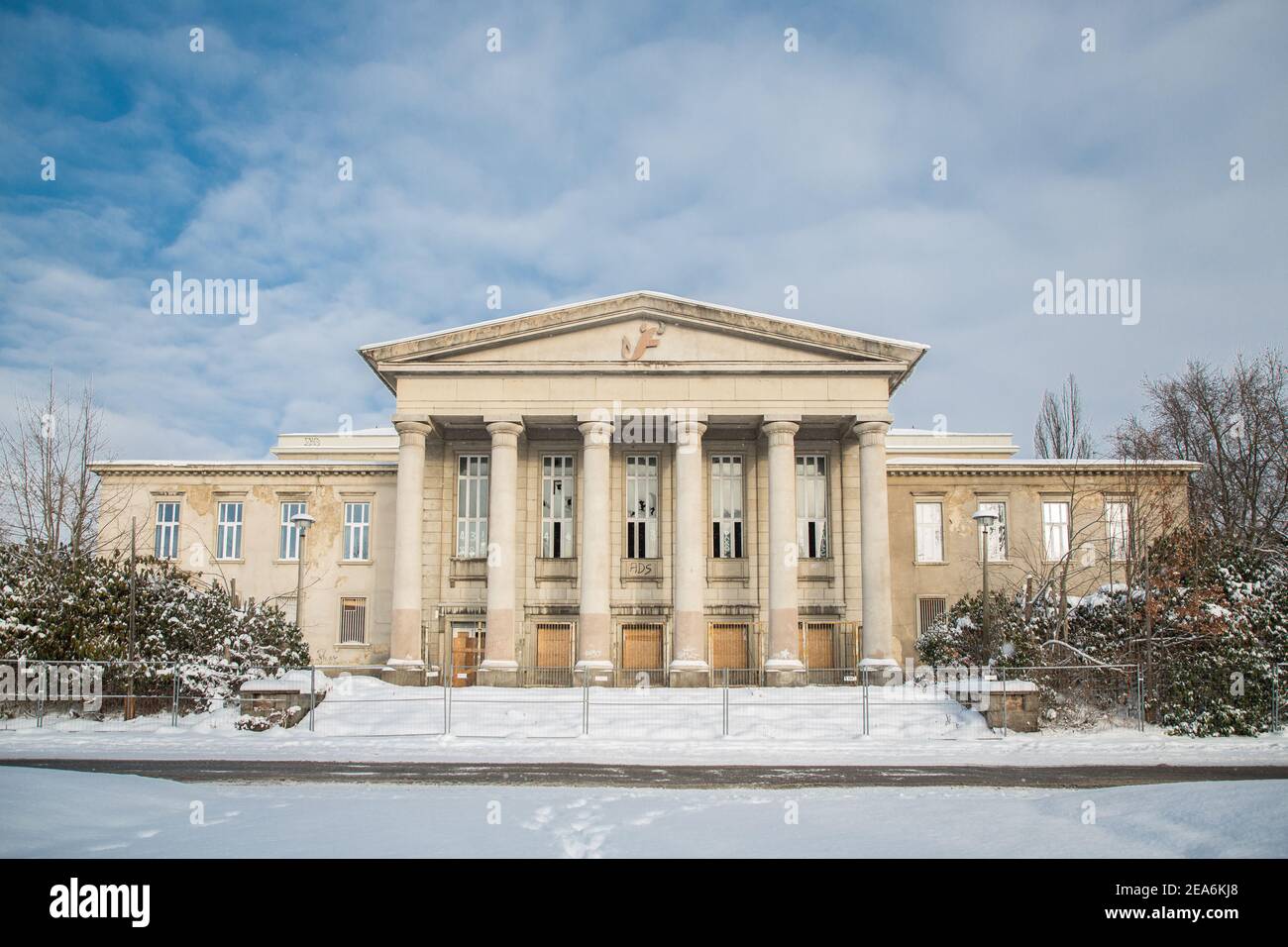 Old building in the snow Stock Photo - Alamy