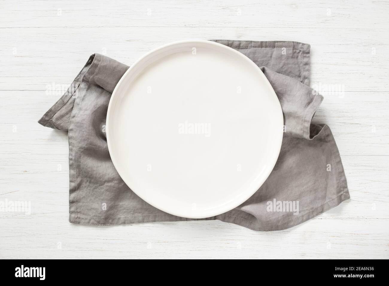 Kitchen table empty plate hi-res stock photography and images - Alamy