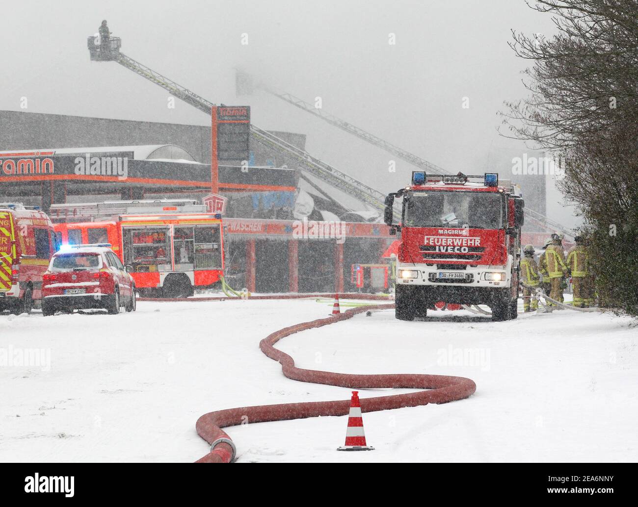 Firefighting fire seasons hi-res stock photography and images - Alamy