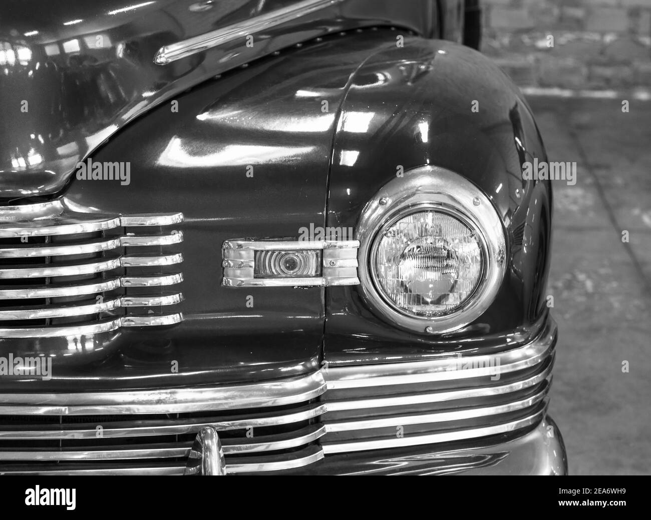 Headlight of an old retro vintage car Stock Photo - Alamy