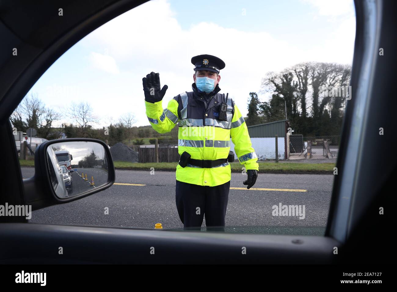 Vehicles irish border hi-res stock photography and images - Alamy