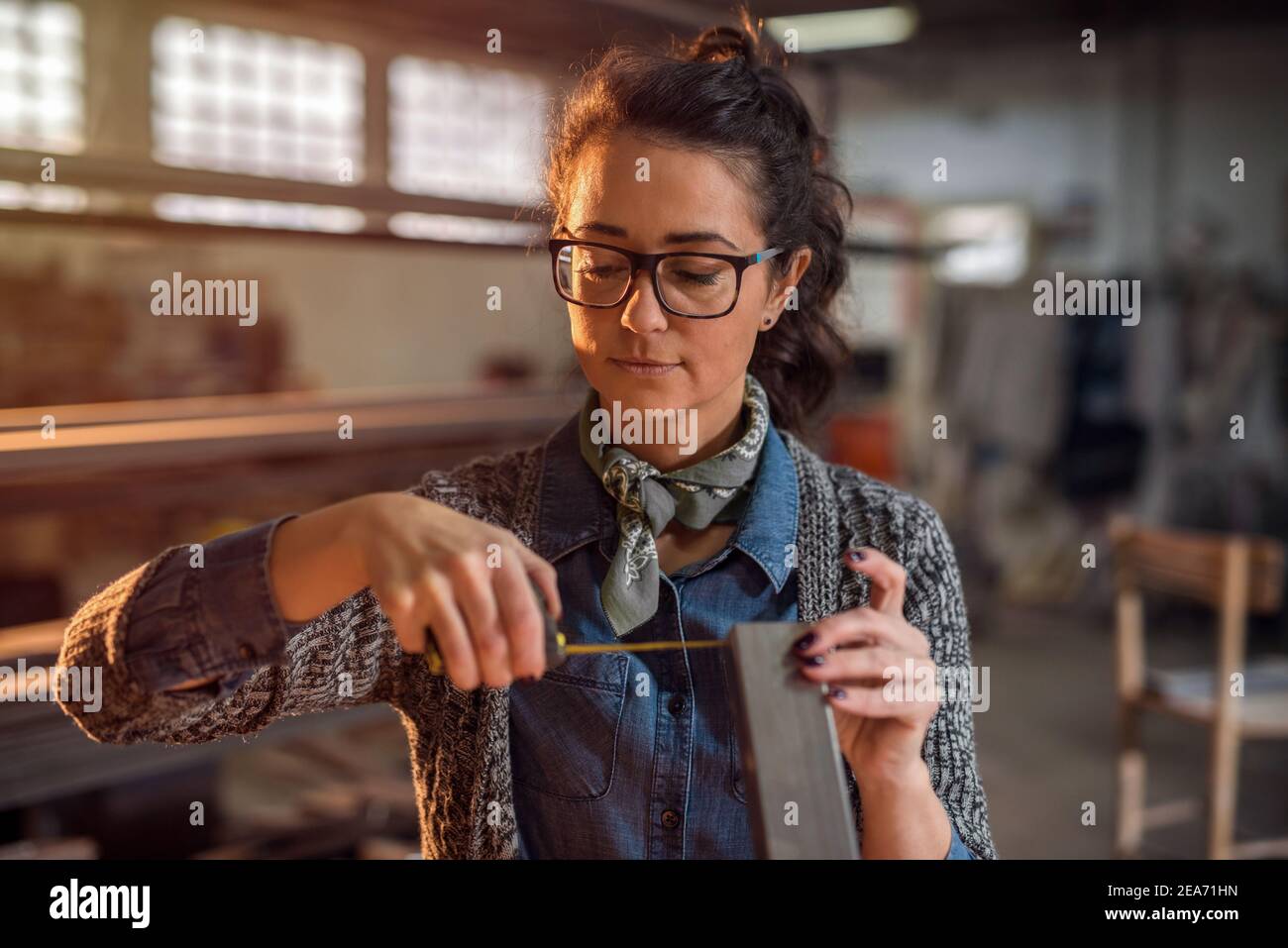Female construction worker pipe hi-res stock photography and images - Alamy