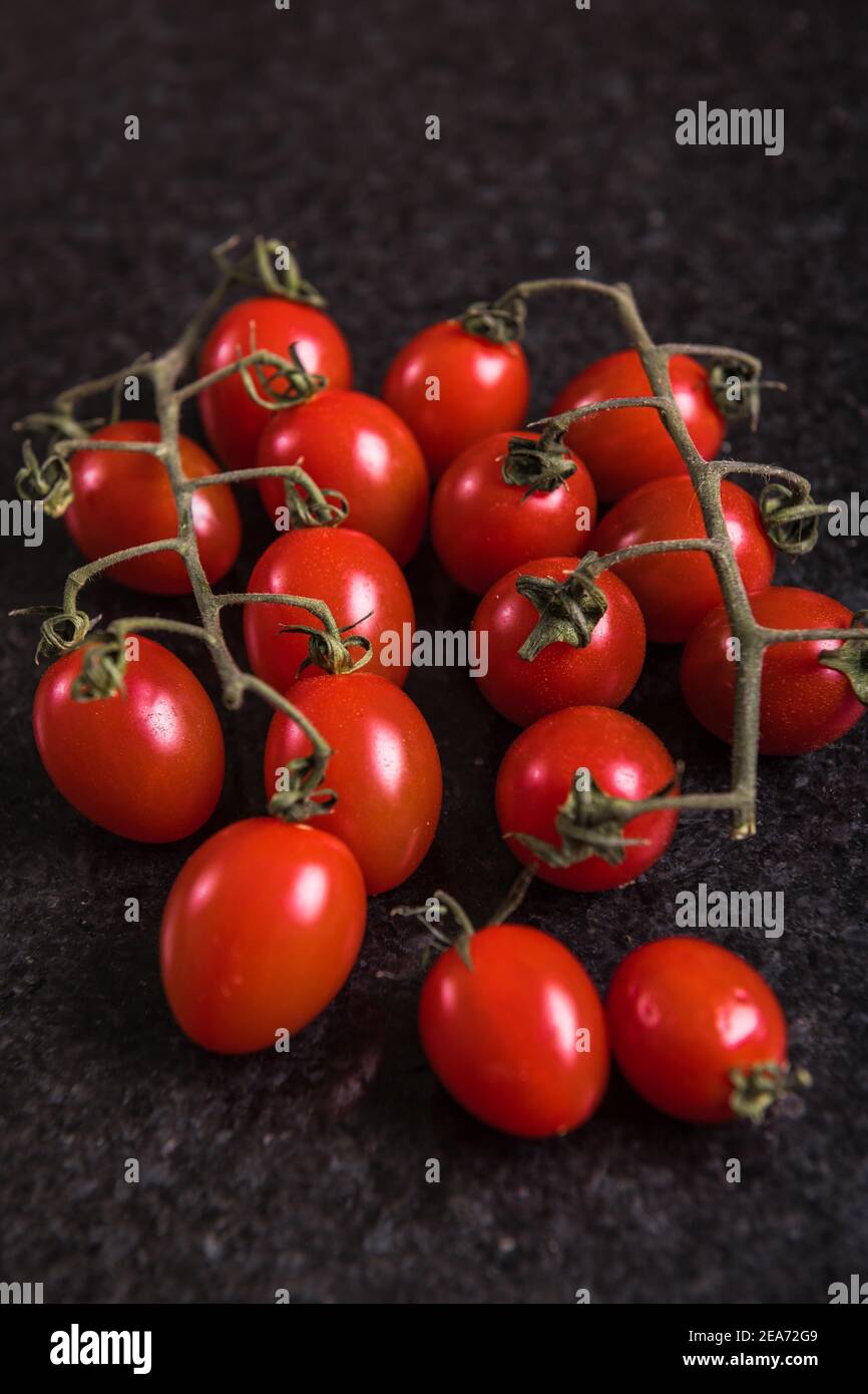 Plum tomato plant hi-res stock photography and images - Alamy