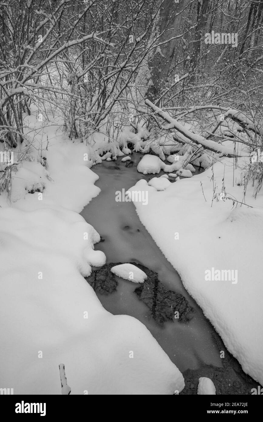 Stream channel hi-res stock photography and images - Alamy