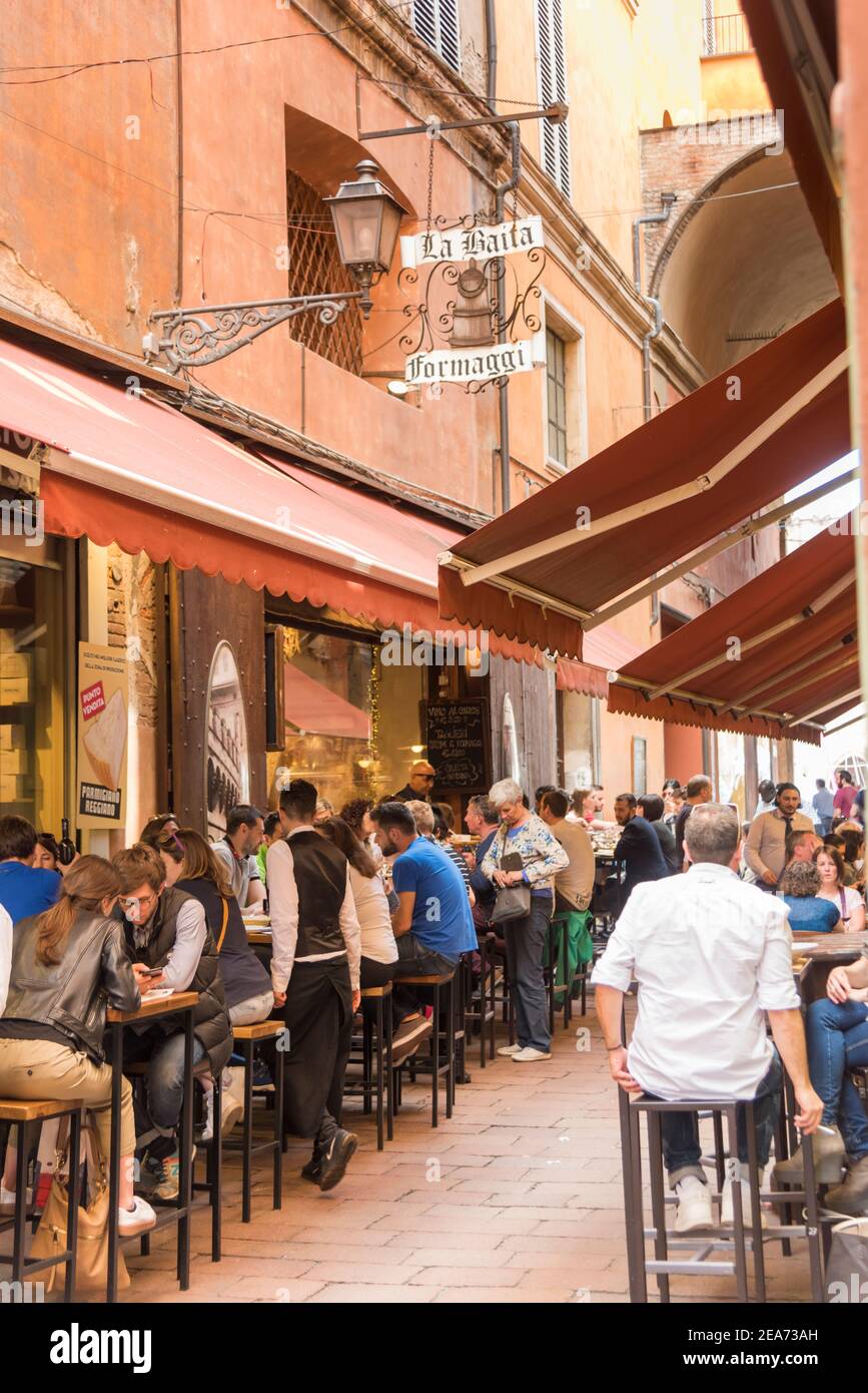 Italian delicatessen hi-res stock photography and images - Alamy