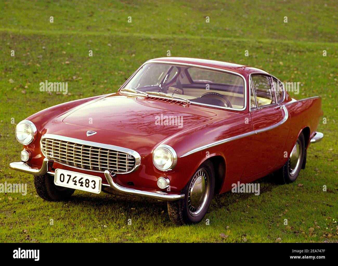Sports car volvo p1800 hi-res stock photography and images - Alamy