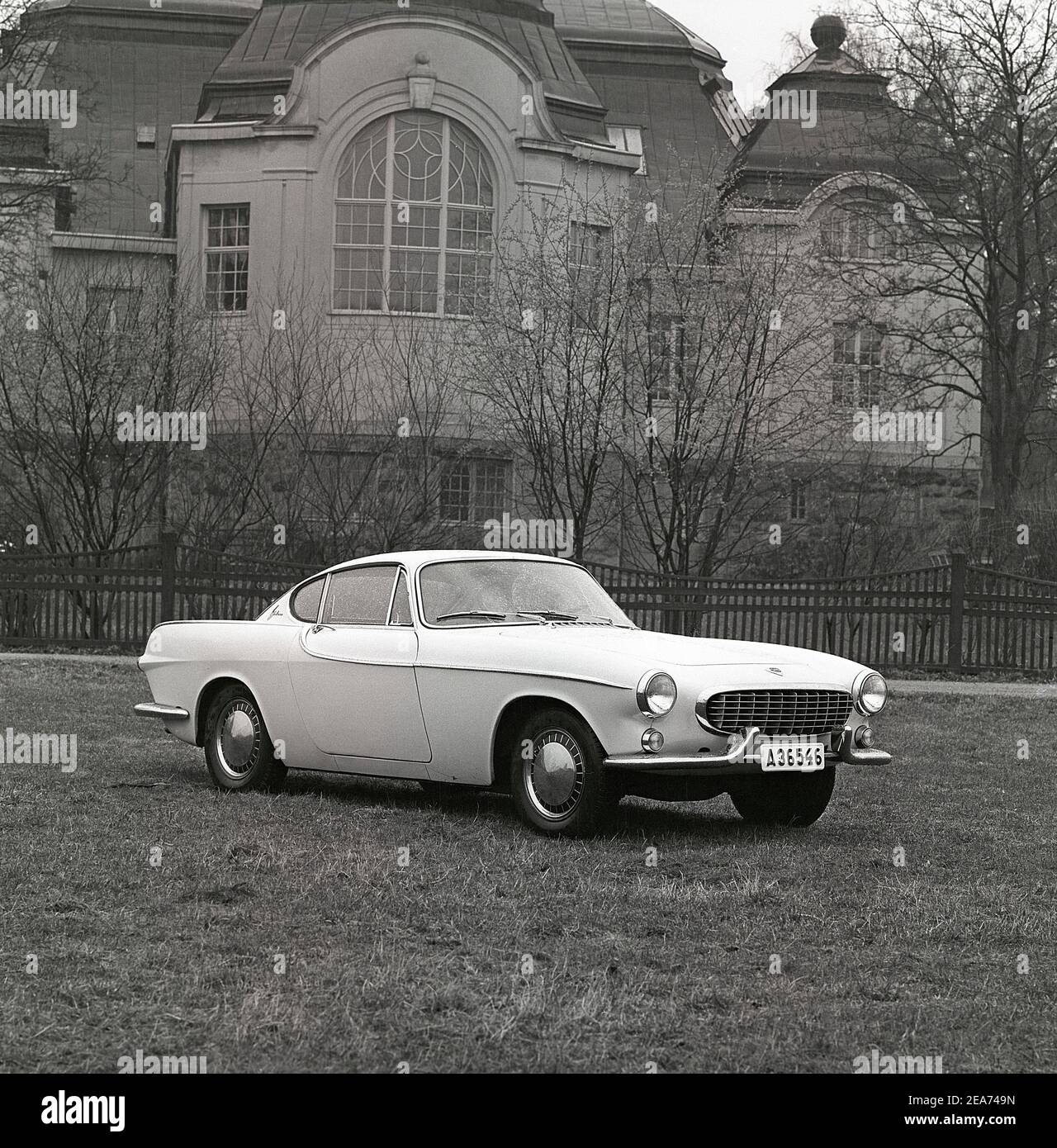 Sports car volvo p1800 hi-res stock photography and images - Alamy