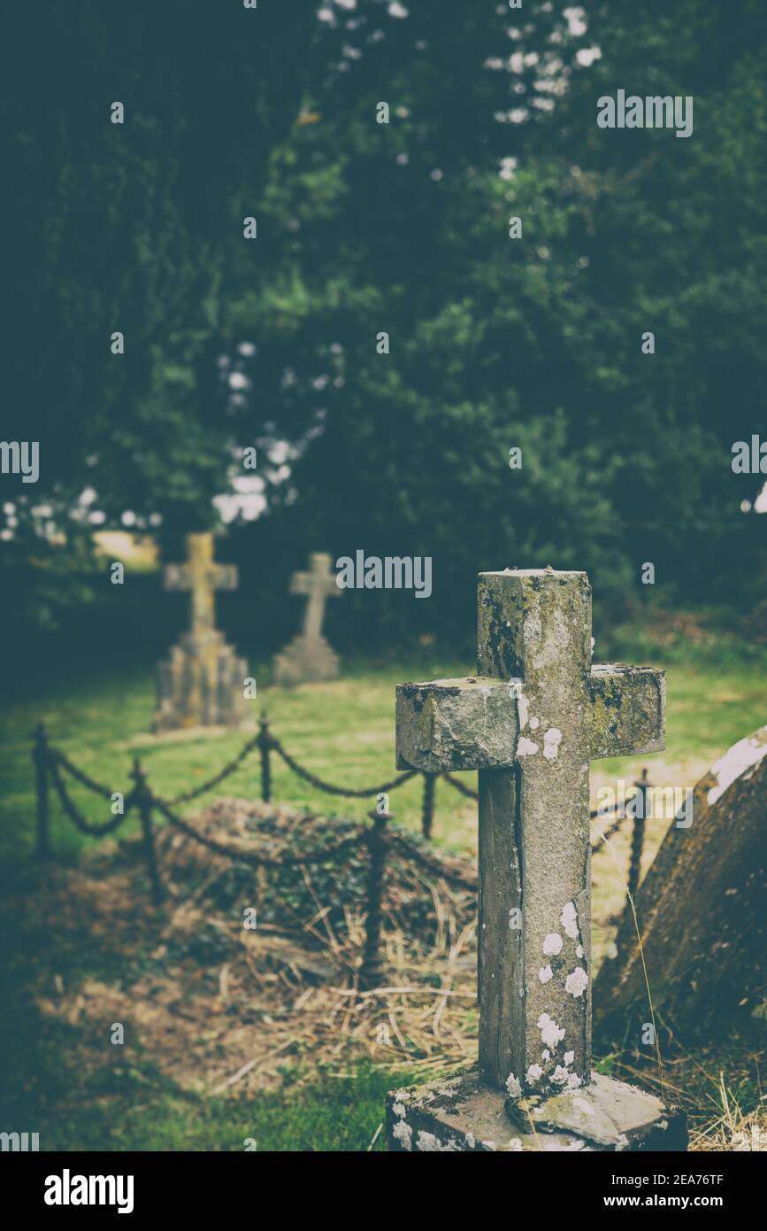 Trinity church graveyard cemetery hi-res stock photography and images ...