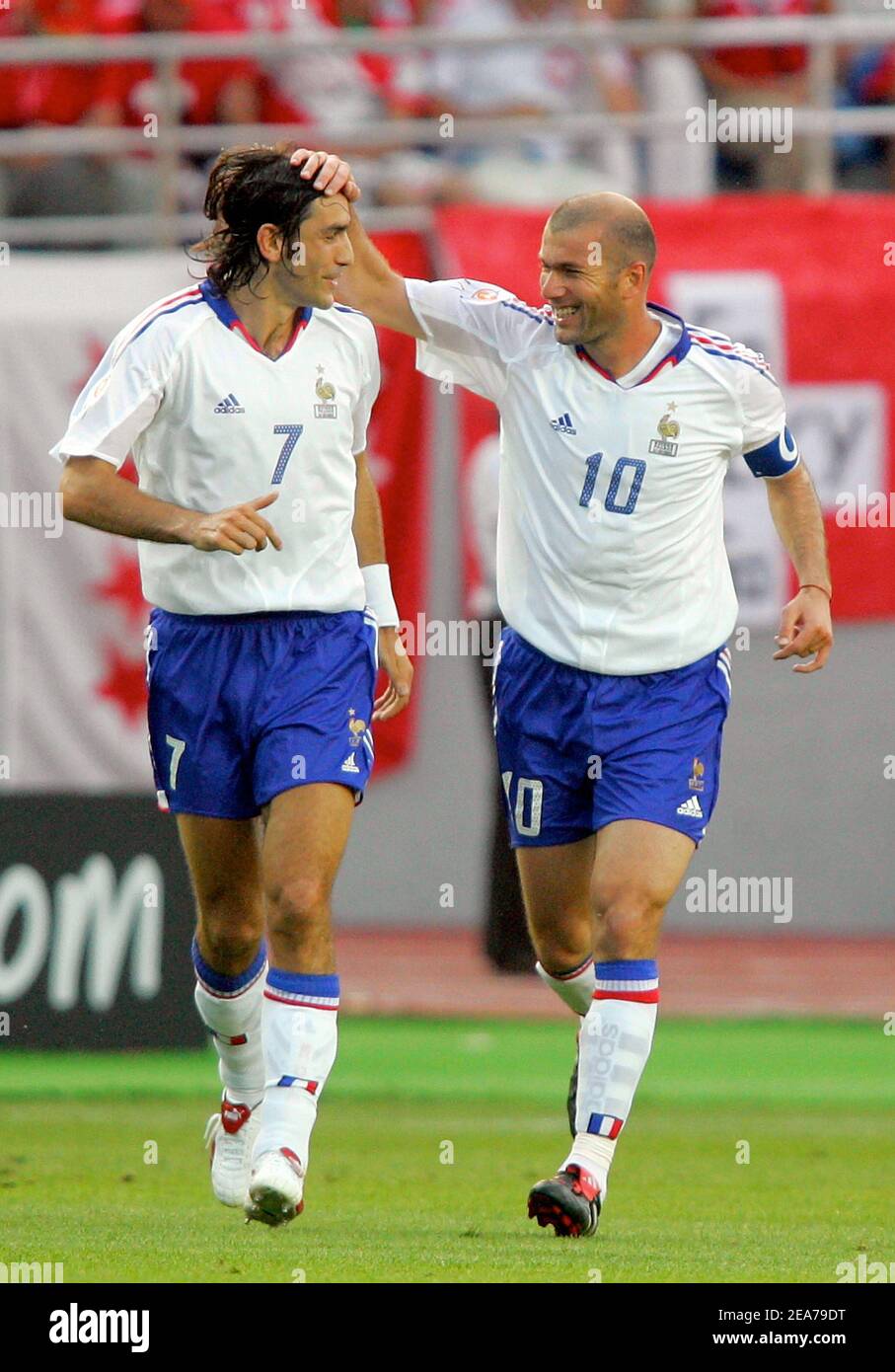 France's Robert Pires and Zinedine Zidane during Euro 2004 in Portugal ...