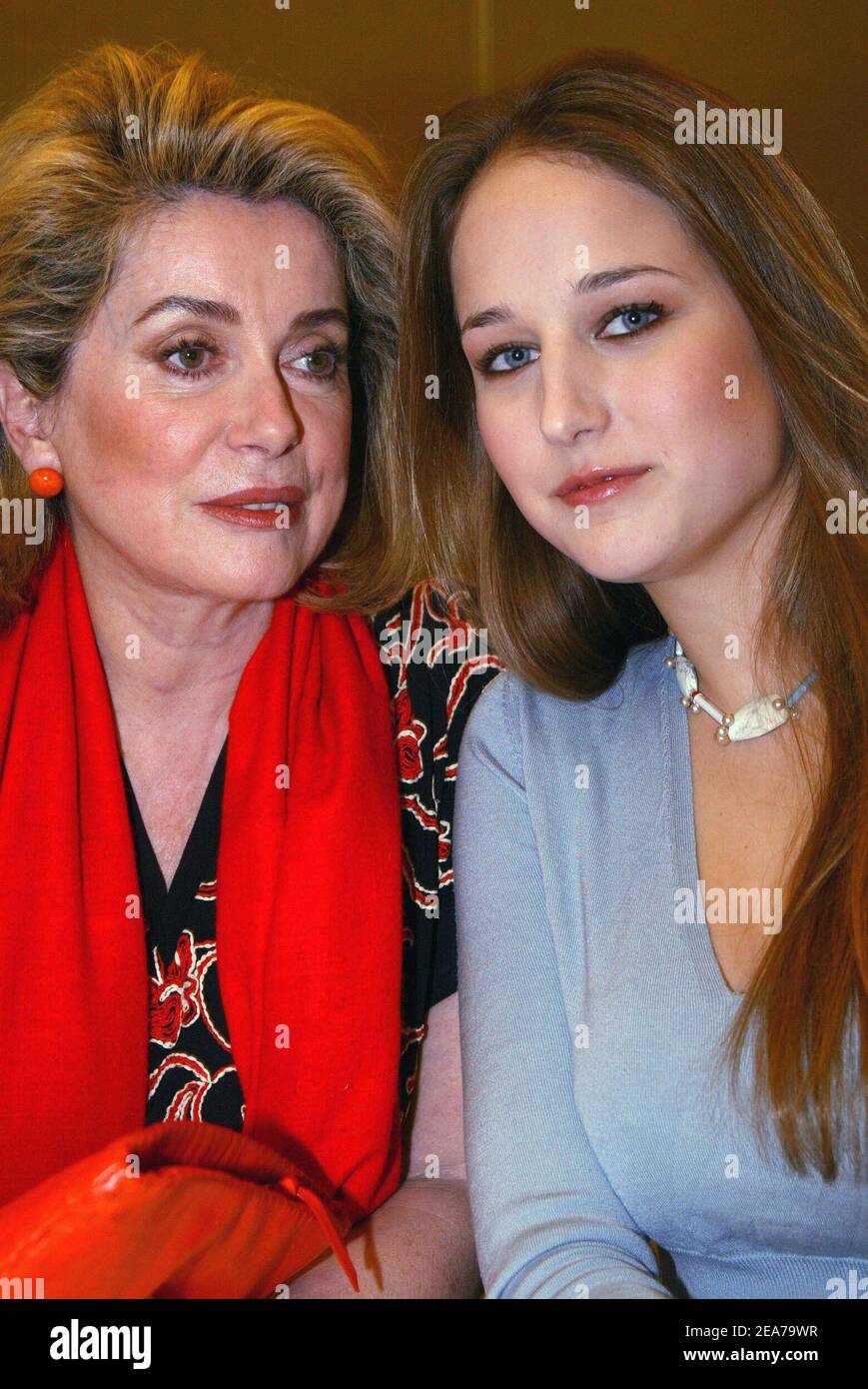 © Barbara Binstein/ABACA. 54616-10. Los Angeles-CA-USA. January 08 2004 ...