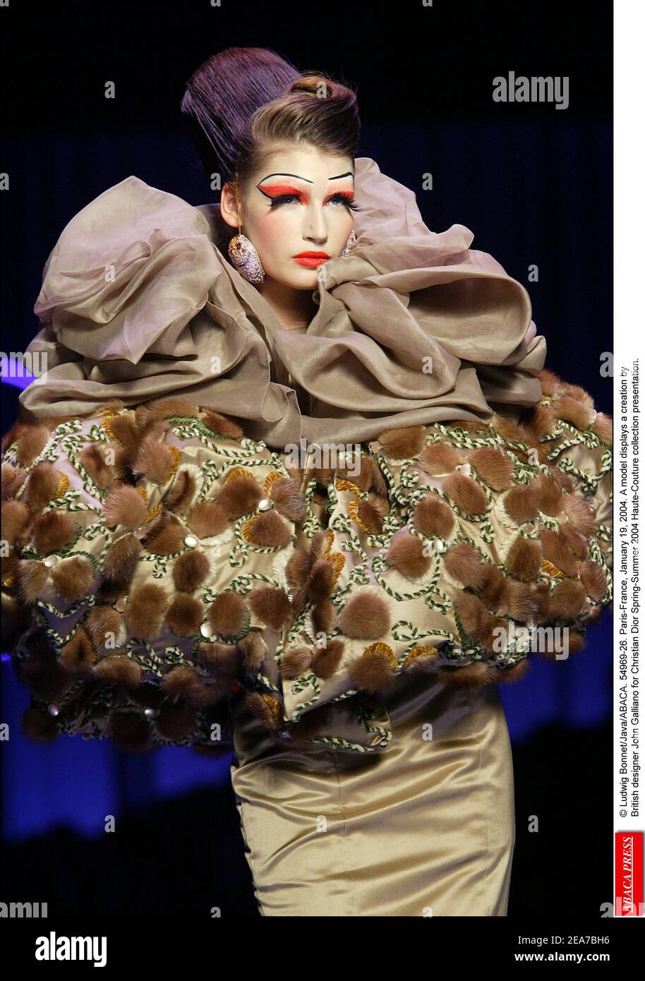 Christian dior spring 2004 hi-res stock photography and images - Alamy